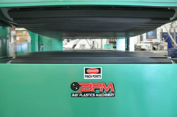 Pultrusion Cleated Belt Puller – Bay Plastics Machinery